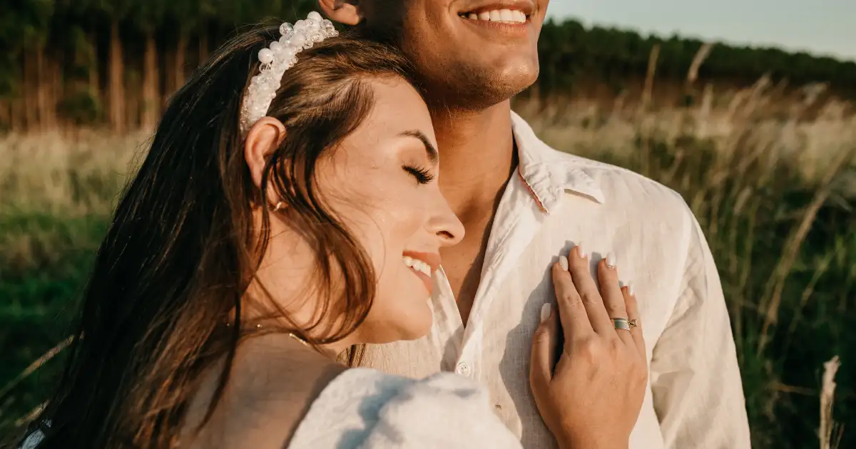 Soul Connection: 4 Clear Signs + Types and Quotes